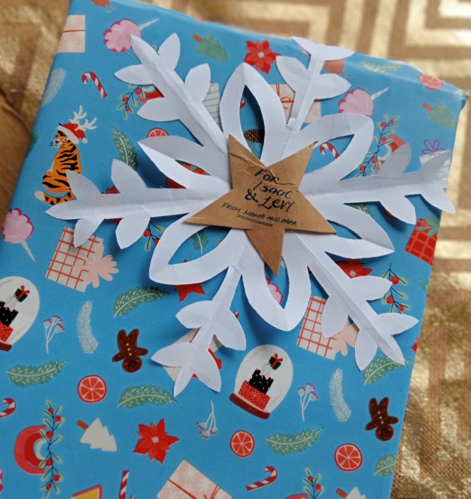 How to Make Christmas Snowflakes using Recycled A3 Paper